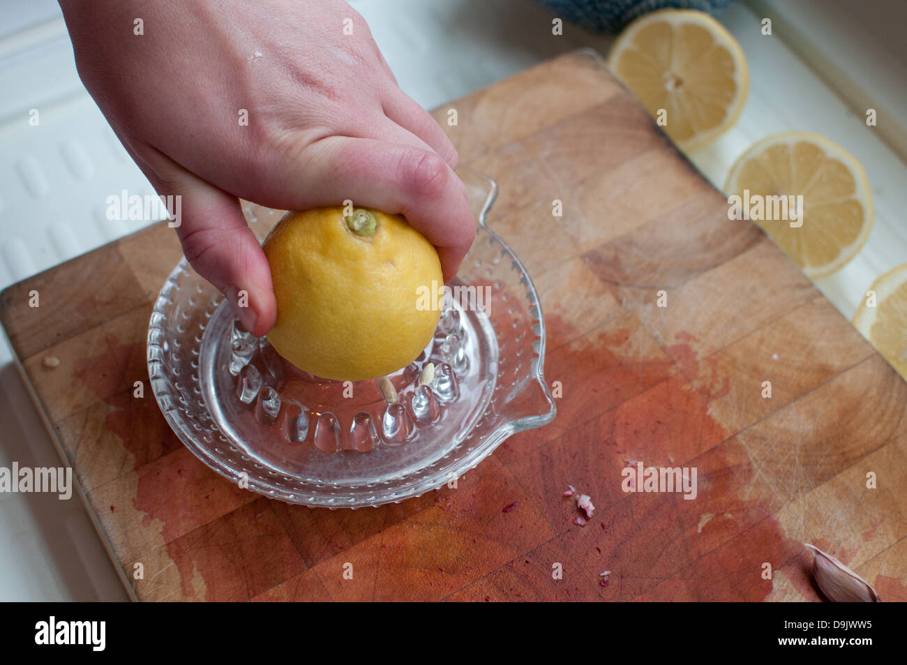 Squeezing fruit juice hi-res stock photography and images - Alamy