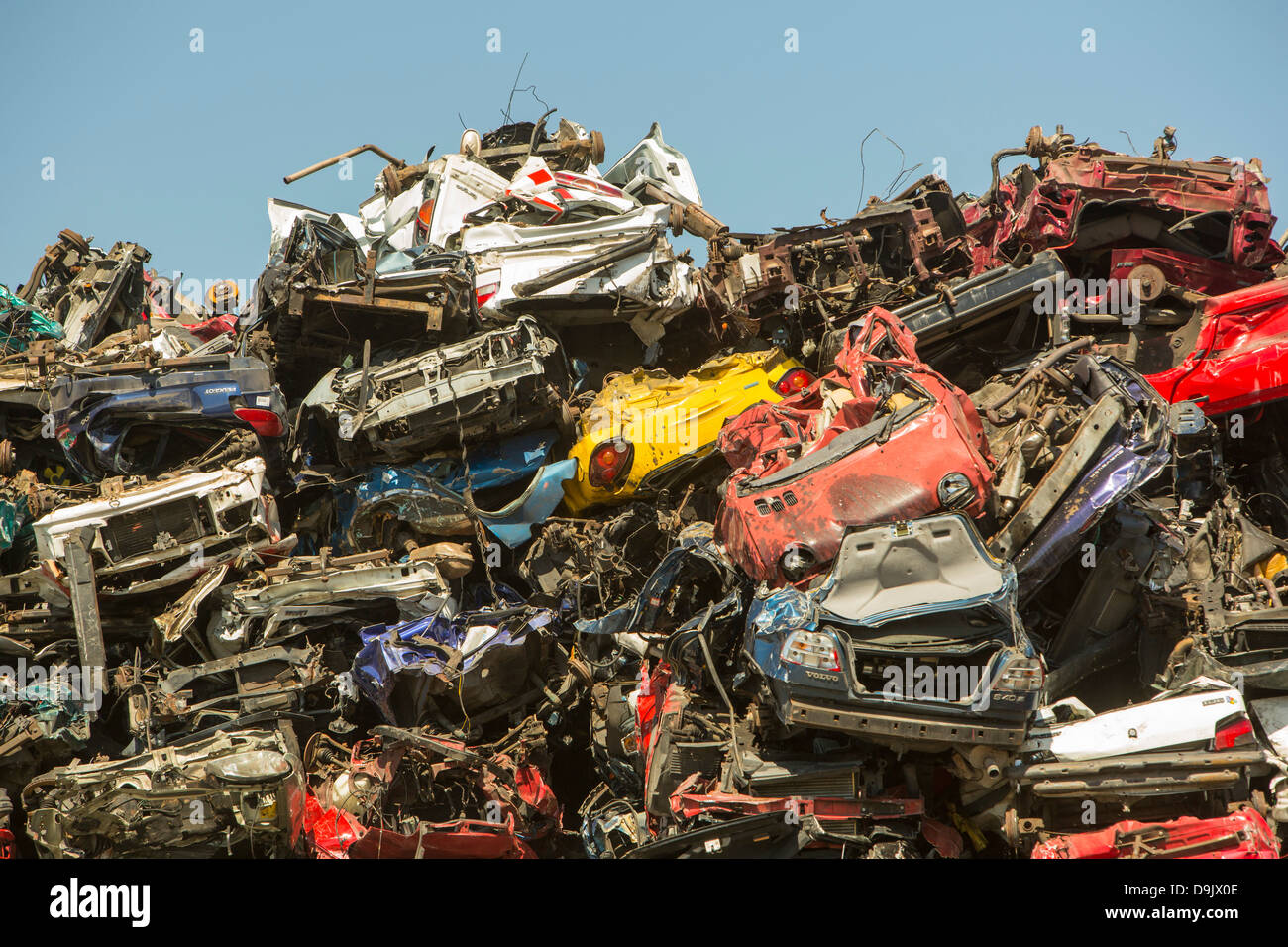 Scrap metal car hi-res stock photography and images - Alamy