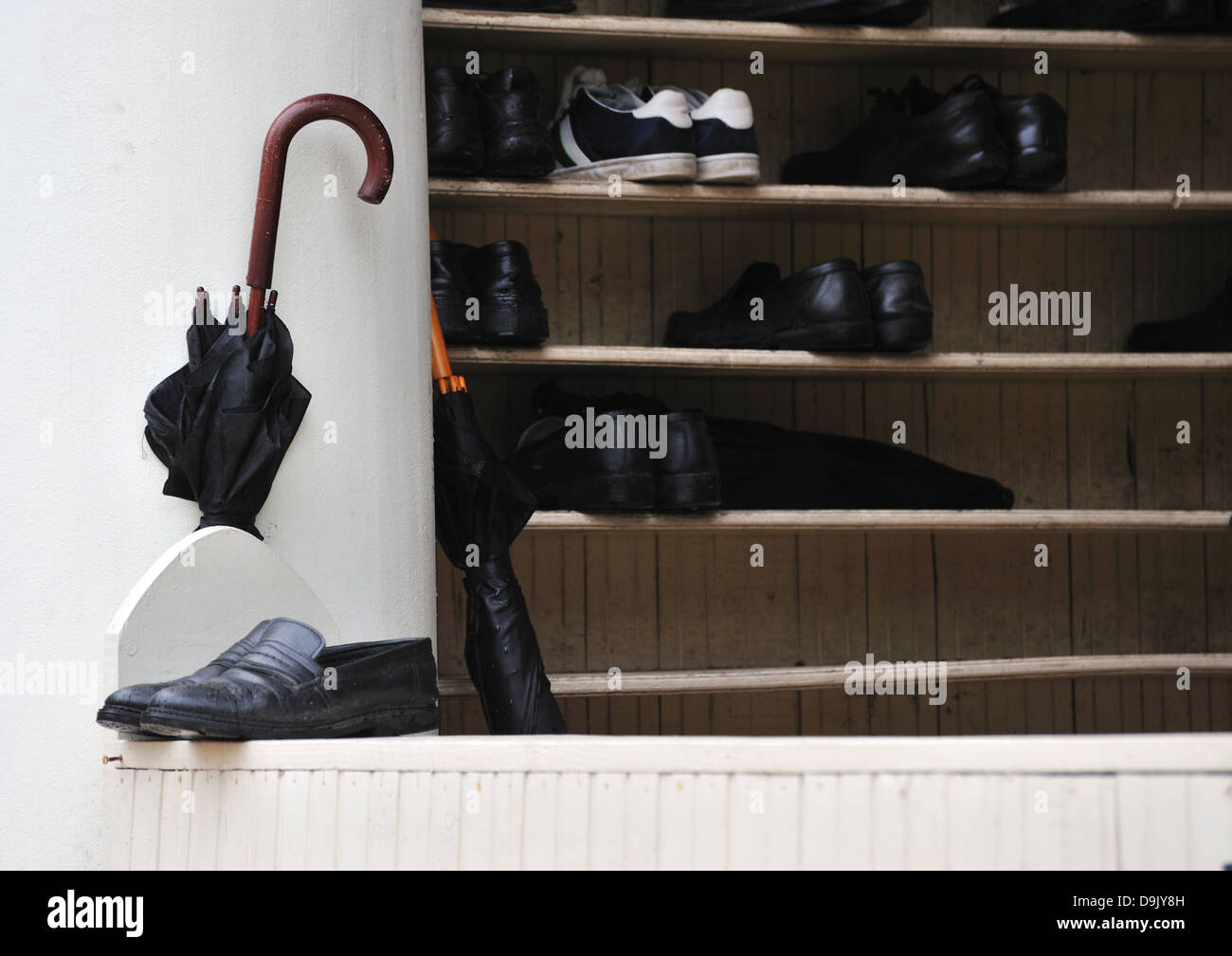 Taking shoes off at mosque hi-res stock photography and images - Alamy