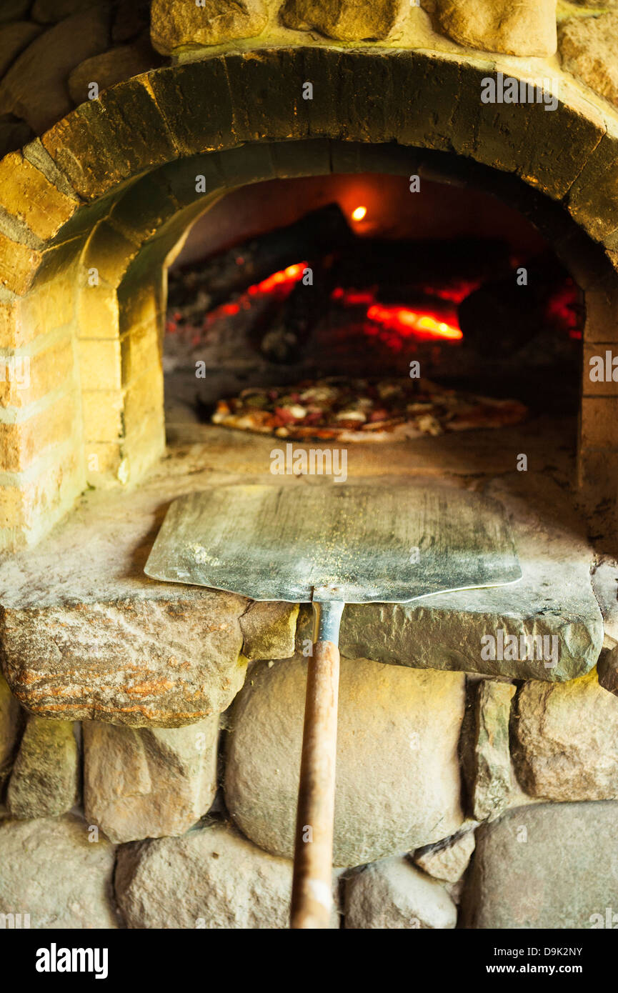 Pizza wood fired pizza oven hi-res stock photography and images - Alamy