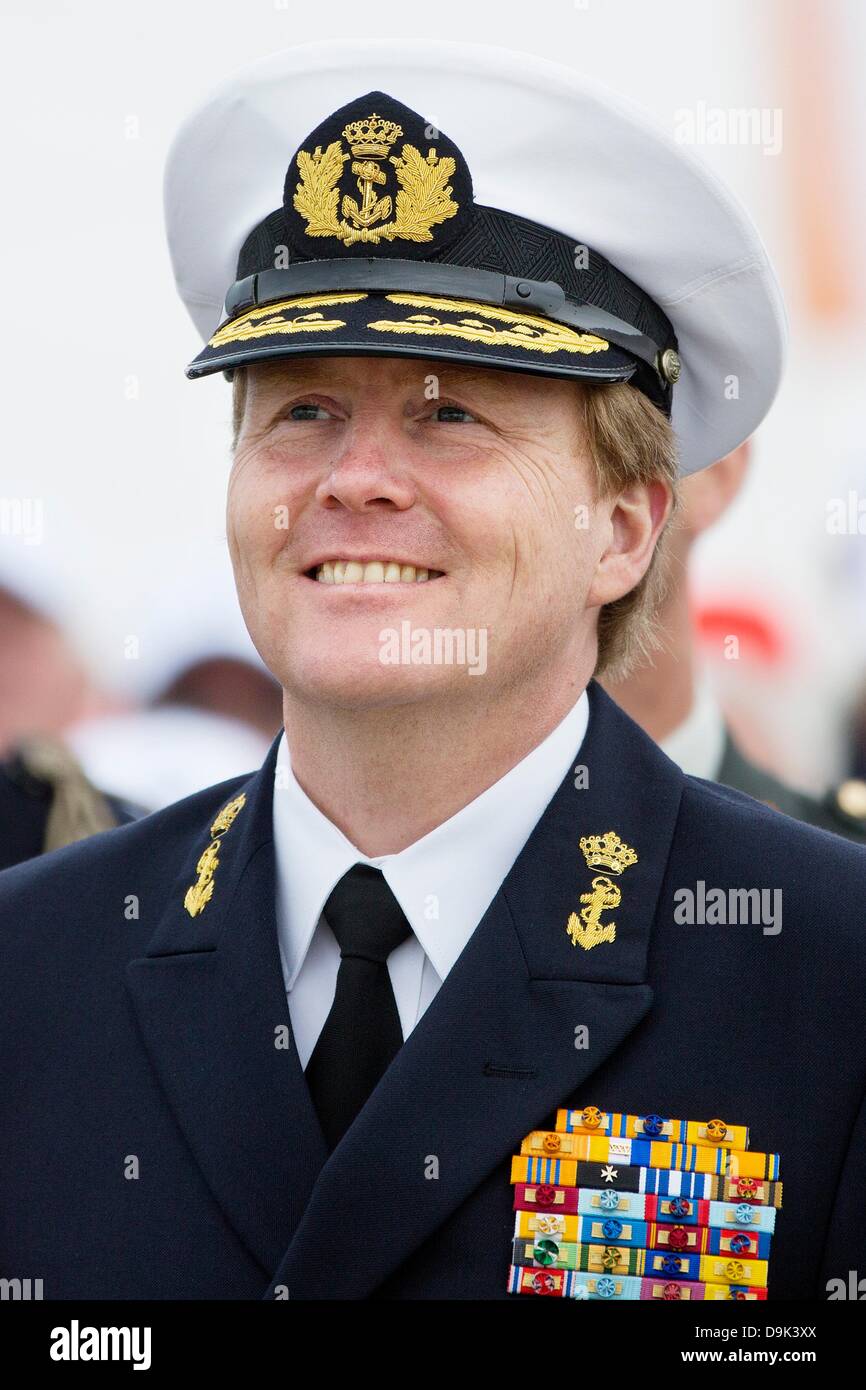 Dutch king willem alexander uniform hi-res stock photography and images ...