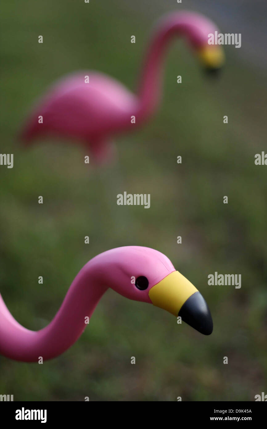 pink two flamingo flamingos beak fake plastic green yard decorations ...