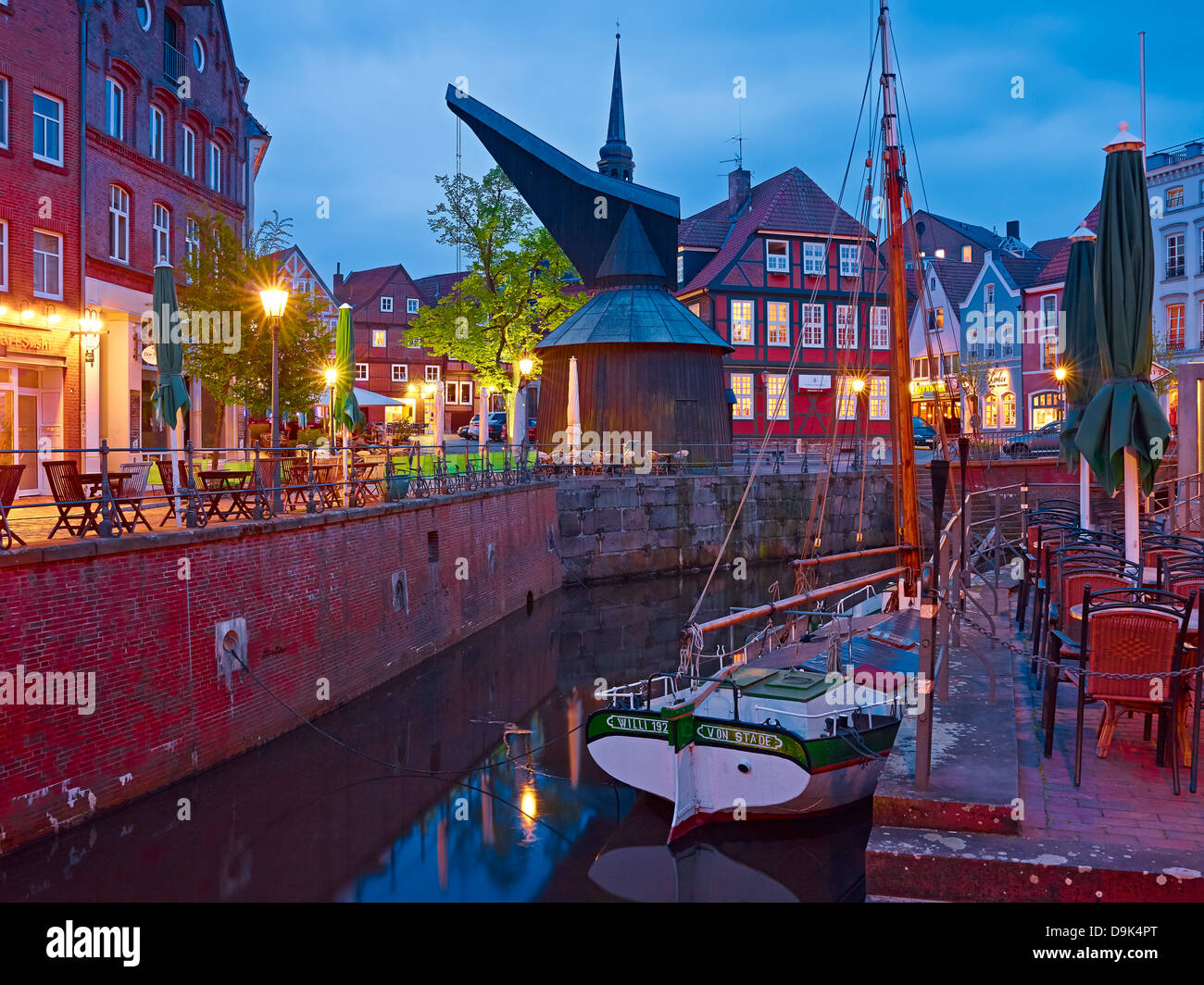 Houses with wooden treadwheel and Stadtwaage house at Old Hanse harbour ...