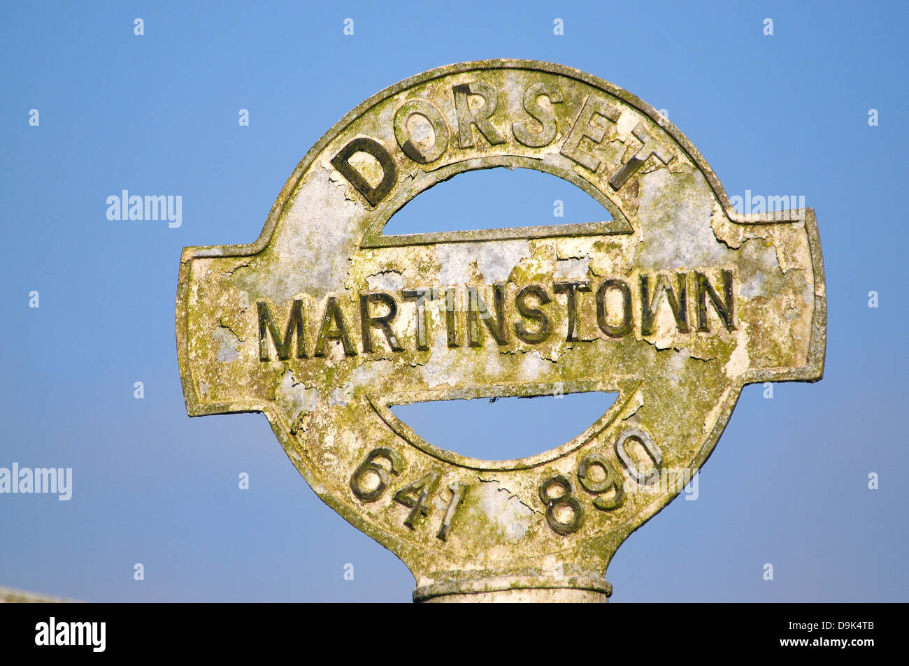 Signpost roadsign hi-res stock photography and images - Alamy