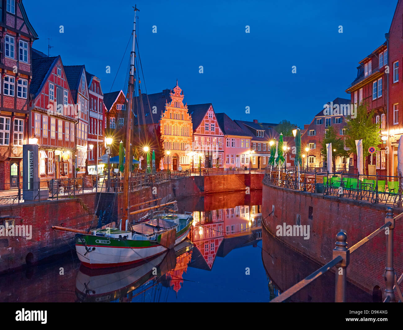 Houses at Old Hanse harbour of the Hanseatic city of Stade, Lower ...