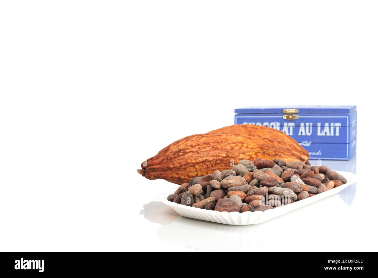 Wooden box with cacao beans and cocoa fruit Stock Photo - Alamy