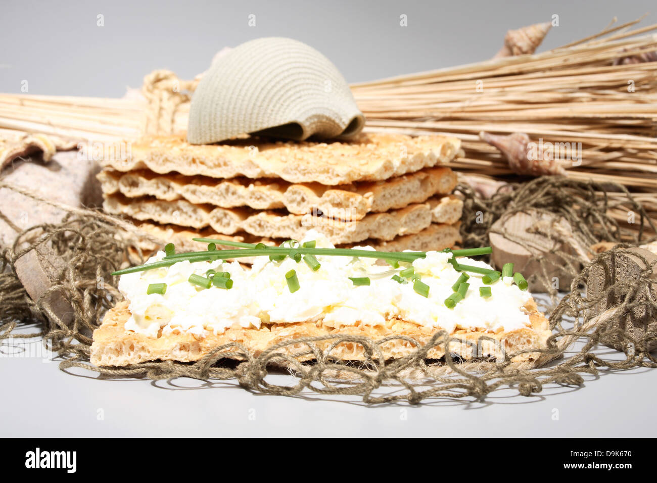 Crispbread with cream cheese Stock Photo - Alamy