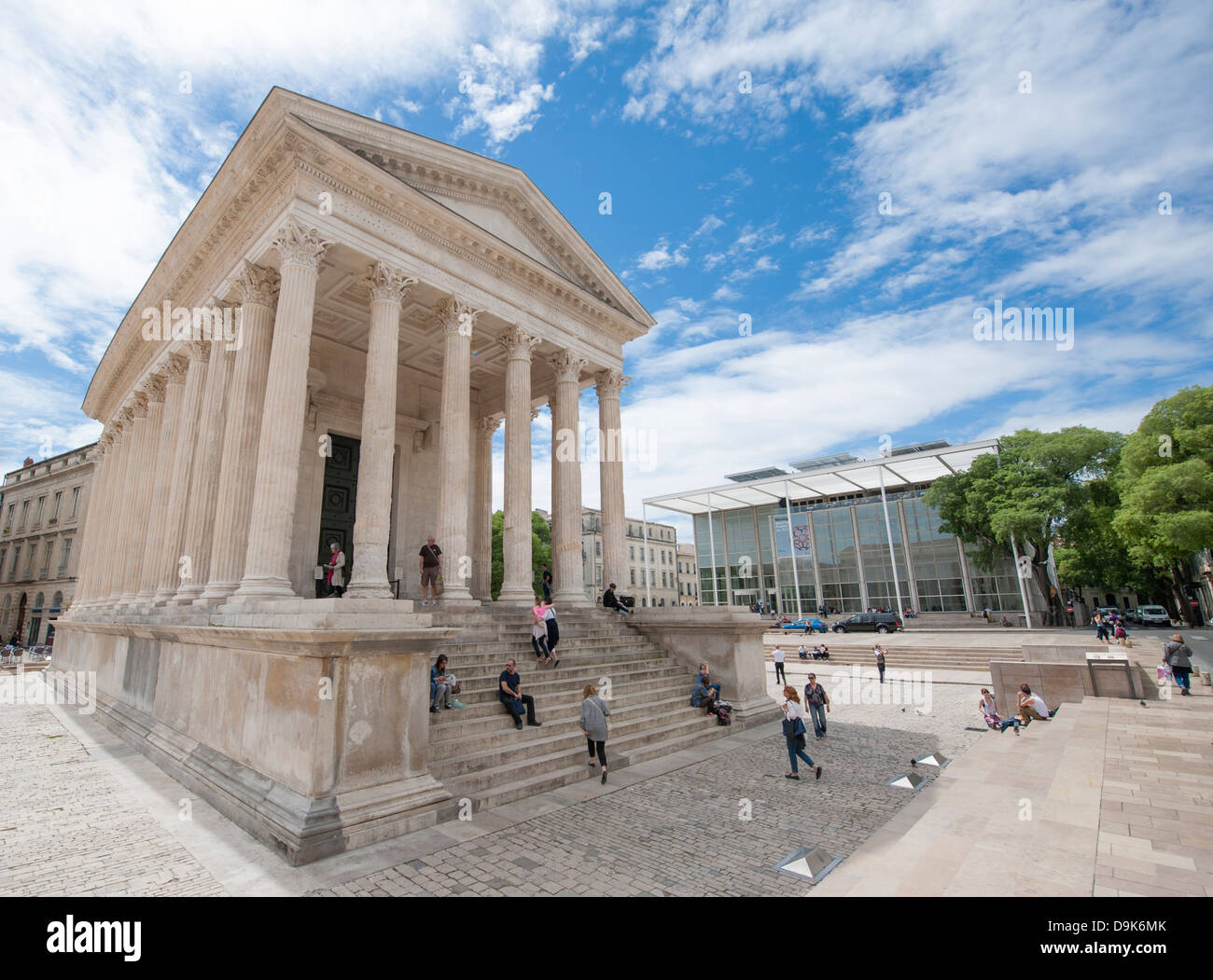 Maison Carrée, ancient roman temple, and Carré d'Art by Lord Norman ...