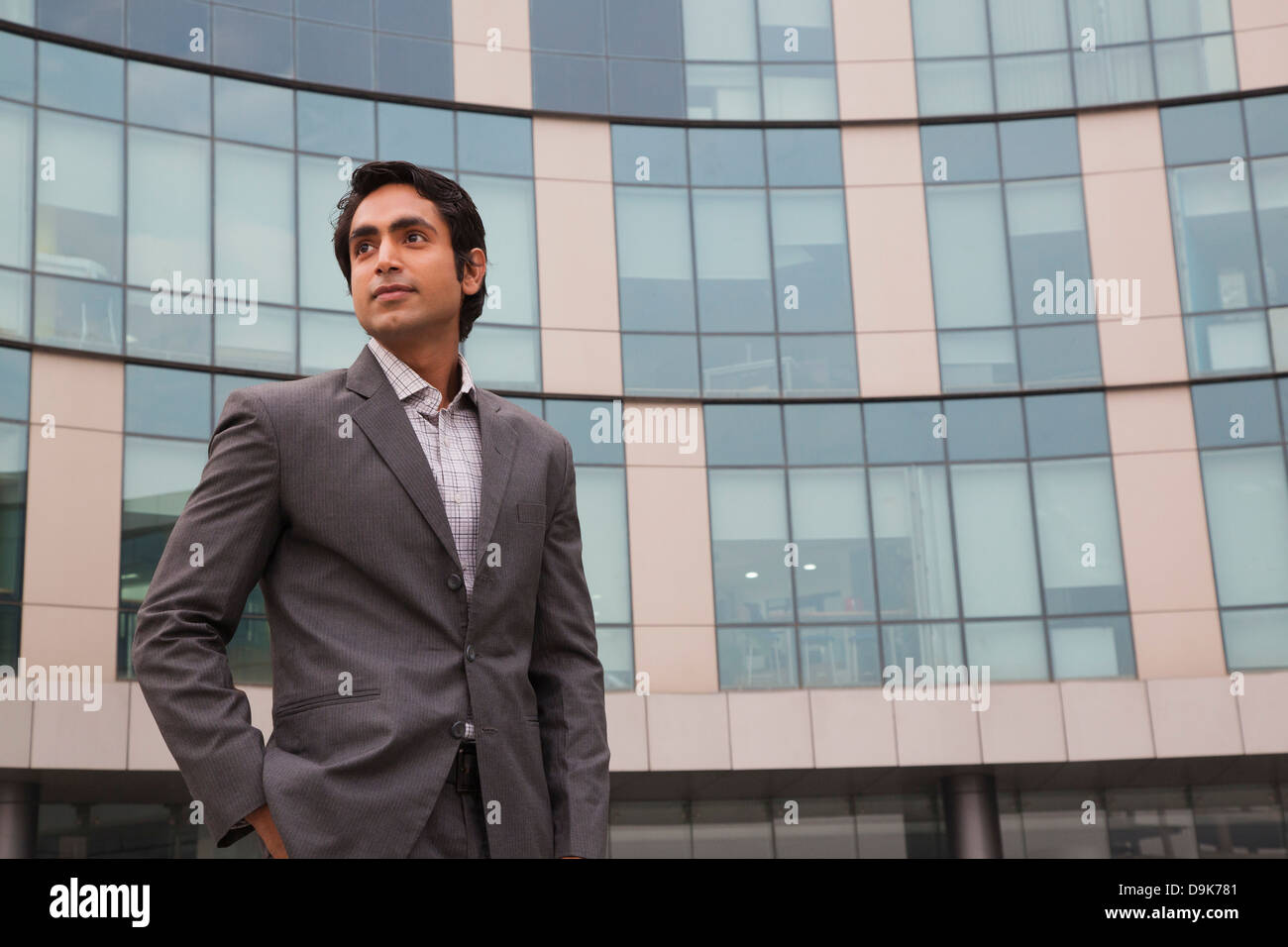 Outside of office building hi-res stock photography and images - Alamy