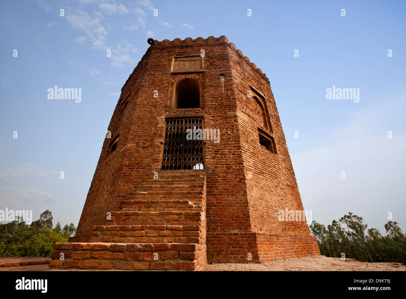 Low angle view of a Buddhist Stupa, Chaukhandi Stupa, Sarnath, Varanasi ...