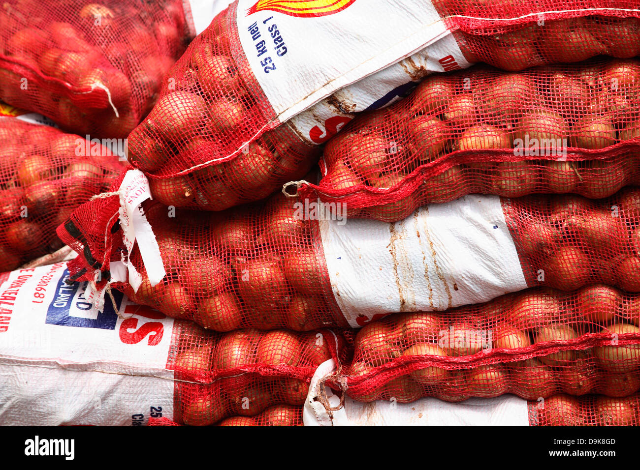 Export of onions hi-res stock photography and images - Alamy
