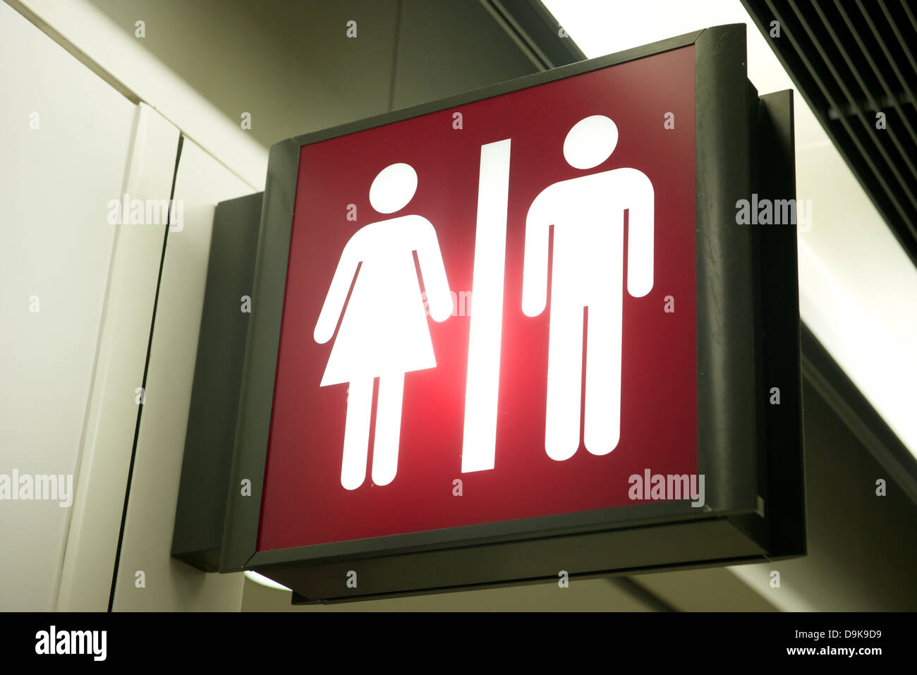 Airport washroom hi-res stock photography and images - Alamy