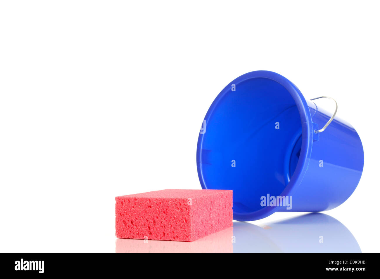 Bucket and sponge Stock Photo - Alamy