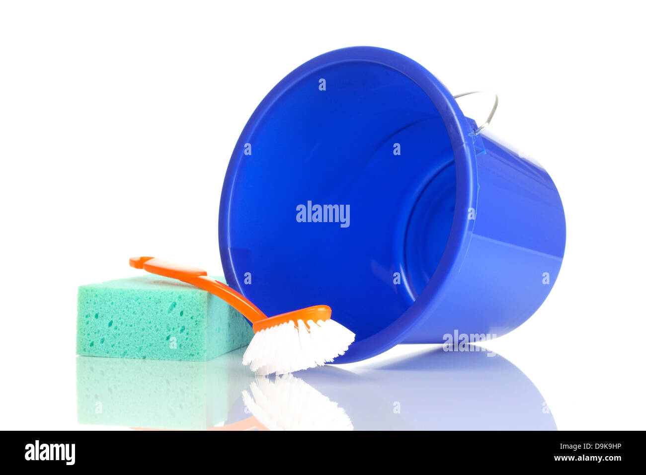 Bucket, sponge and brush Stock Photo - Alamy