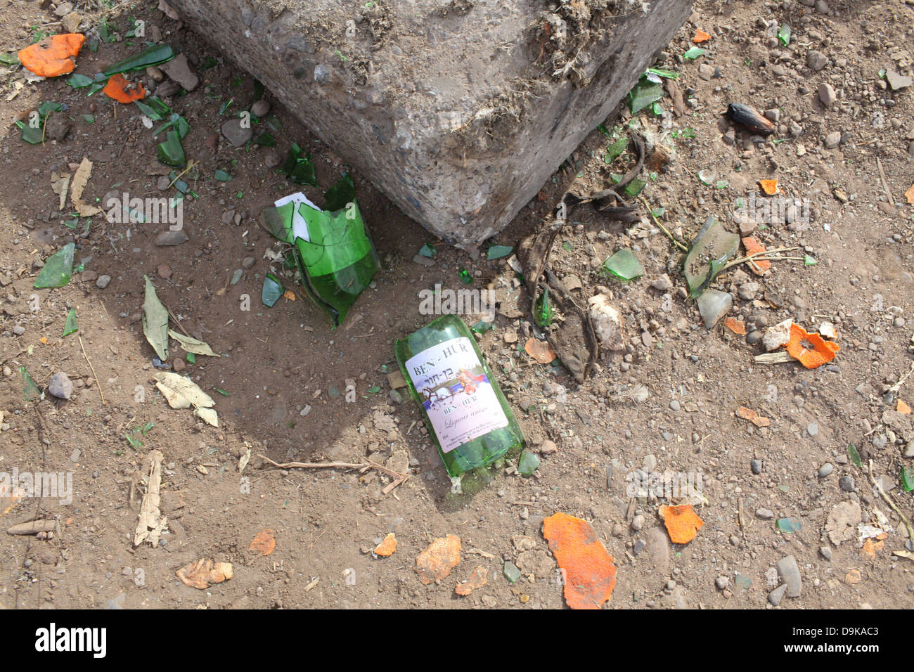 Smashed bottle floor hi-res stock photography and images - Alamy