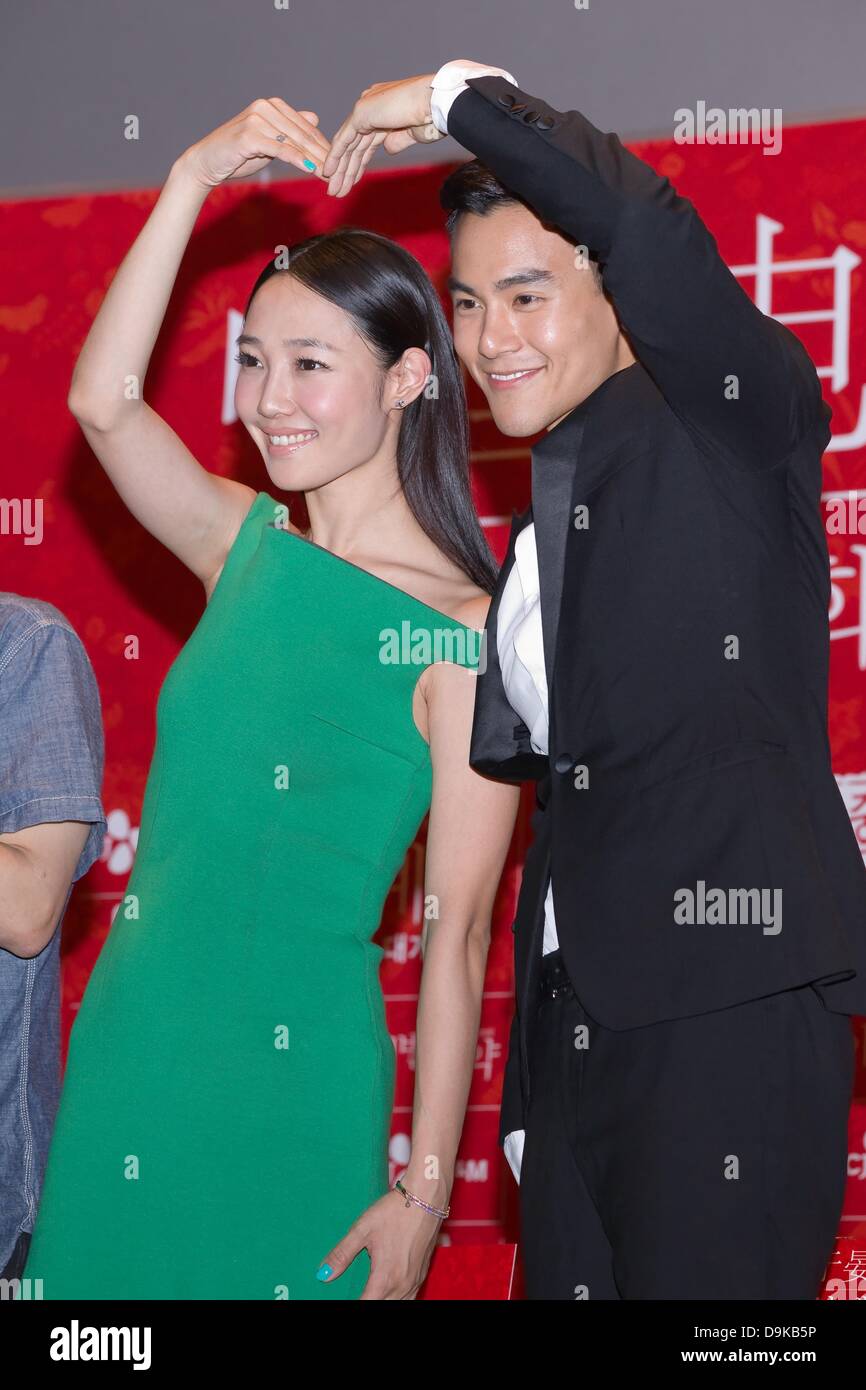 Eddie Peng and Bai Baihe attended closing ceremony of Chinese Film ...