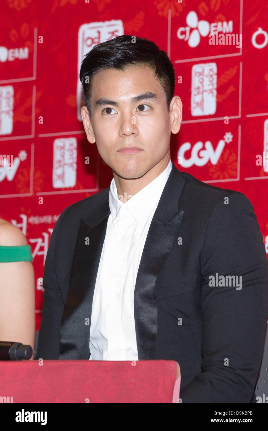 Eddie Peng attended closing ceremony of Chinese Film Festival in Seoul ...