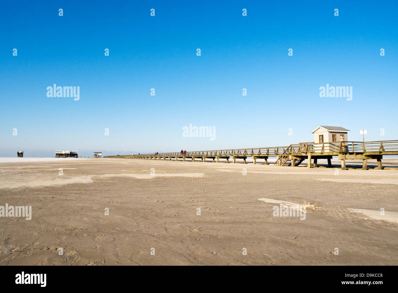 Beach scenery by the North Sea in the spring, Beach scenery At the ...