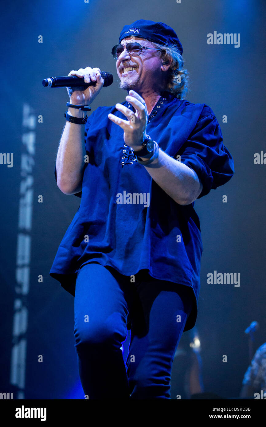 Toto band hi-res stock photography and images - Alamy