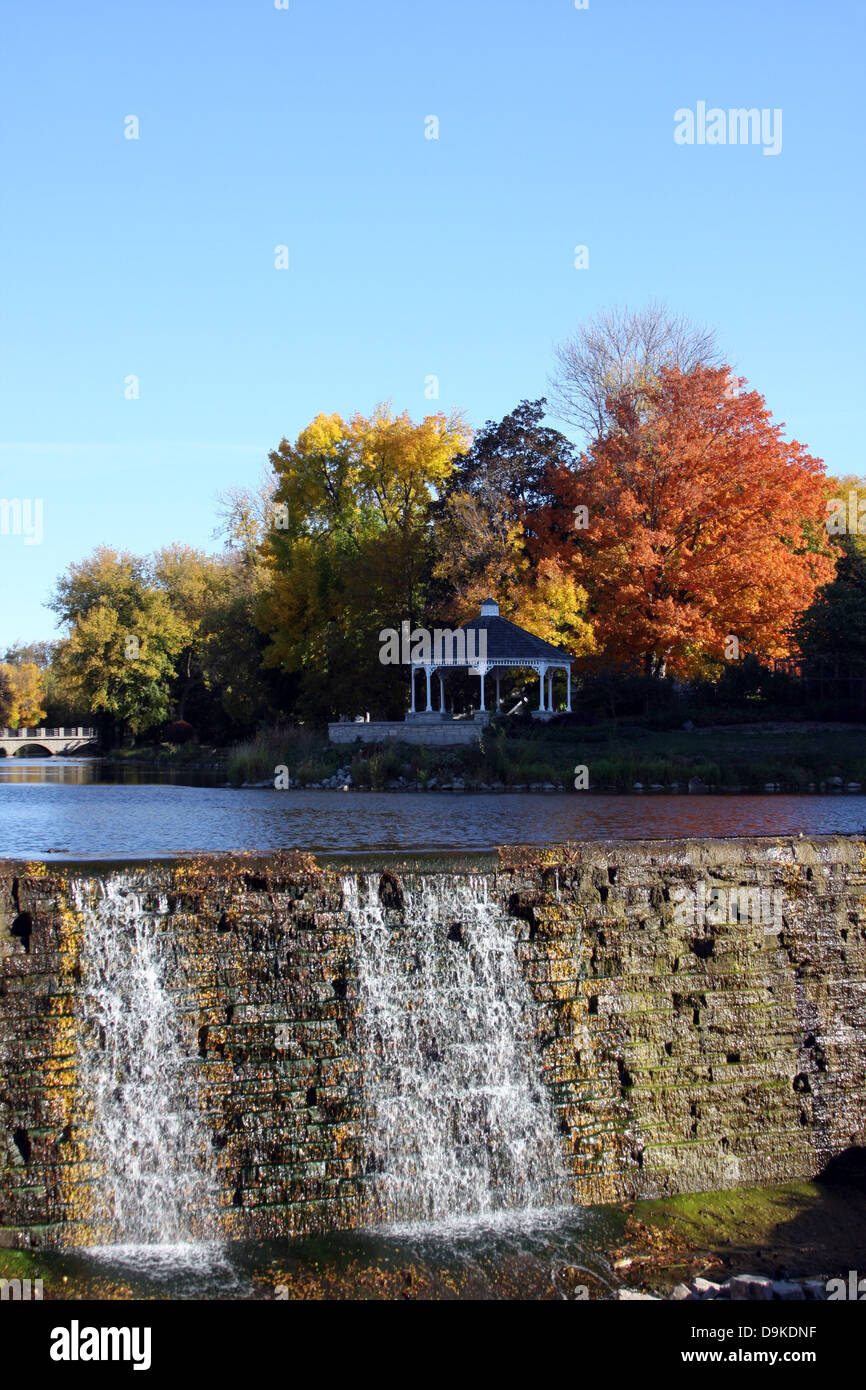 Fall water over dam hi-res stock photography and images - Alamy