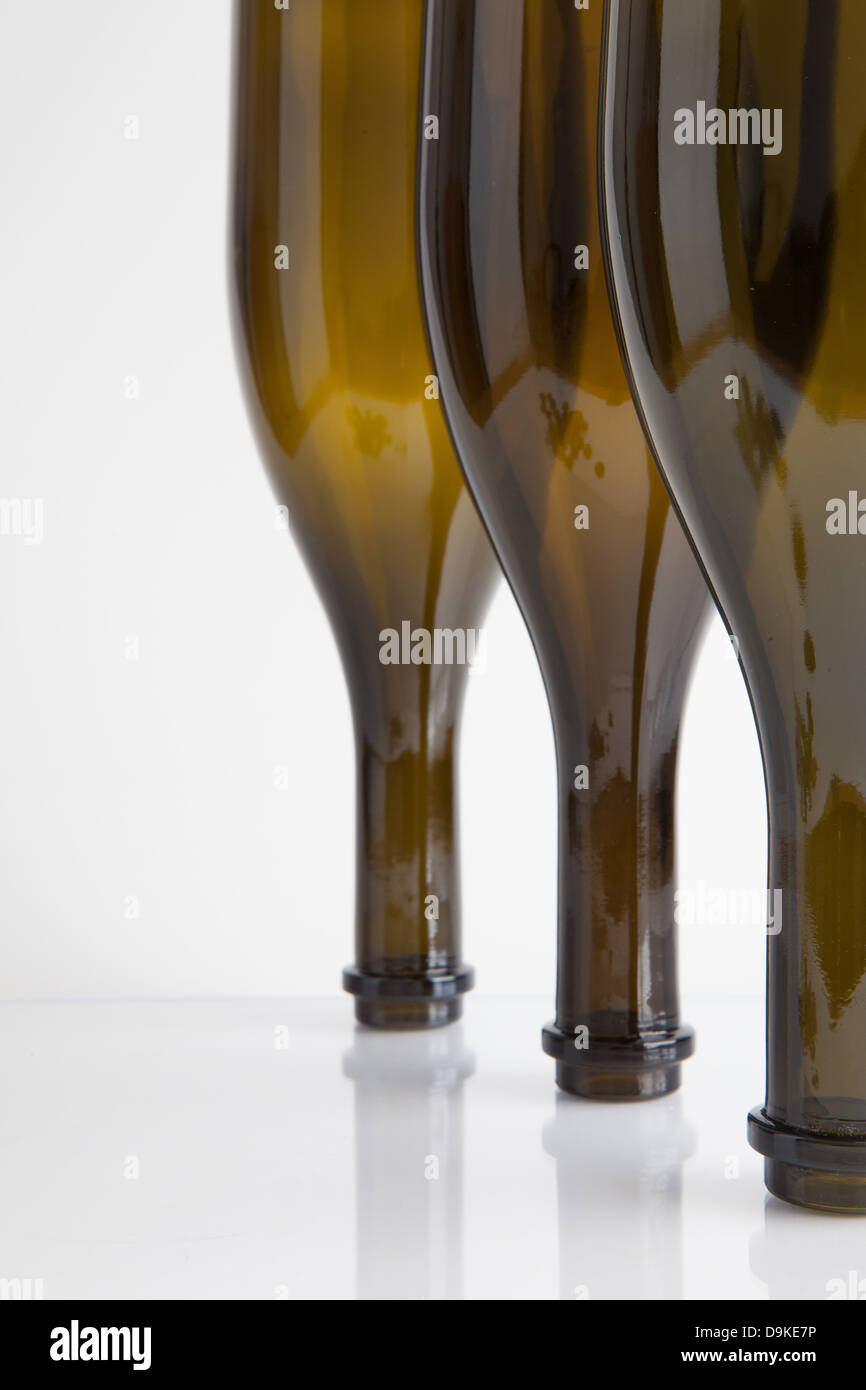 Empty wine glasses hi-res stock photography and images - Alamy