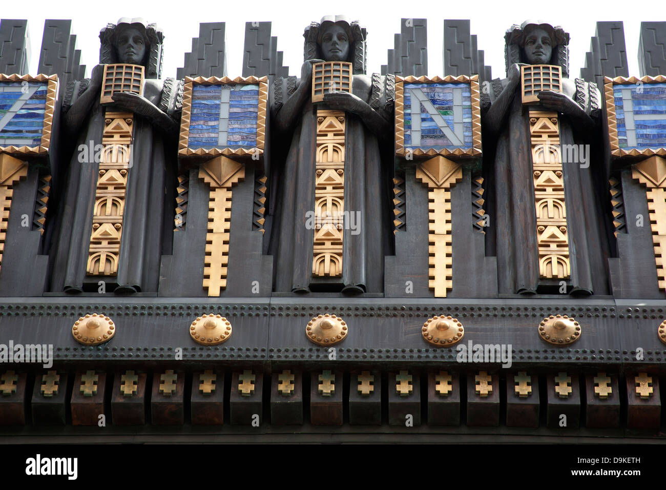 Geometric frieze hi-res stock photography and images - Alamy