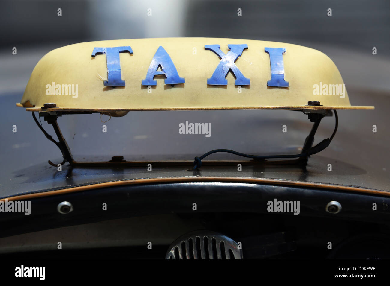 Tuk tuk sign hi-res stock photography and images - Alamy