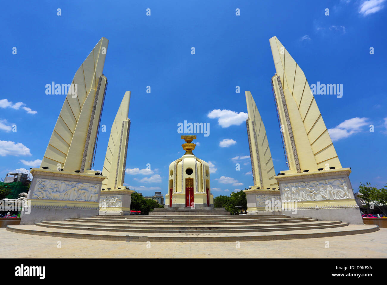 The Democracy Monument, Anusawari Prachathipatai, Bangkok, Thailand ...