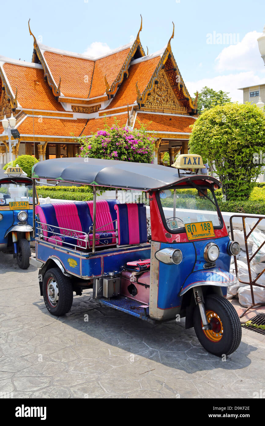 Tuk tuks tuk tuks taxi hi-res stock photography and images - Alamy