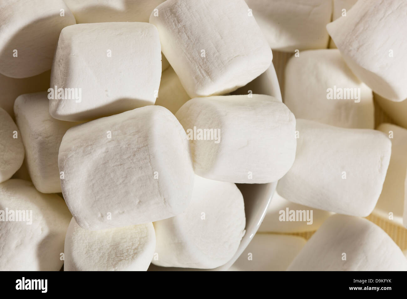 Delicious White Fluffy Round Marshmallows ready to eat Stock Photo - Alamy