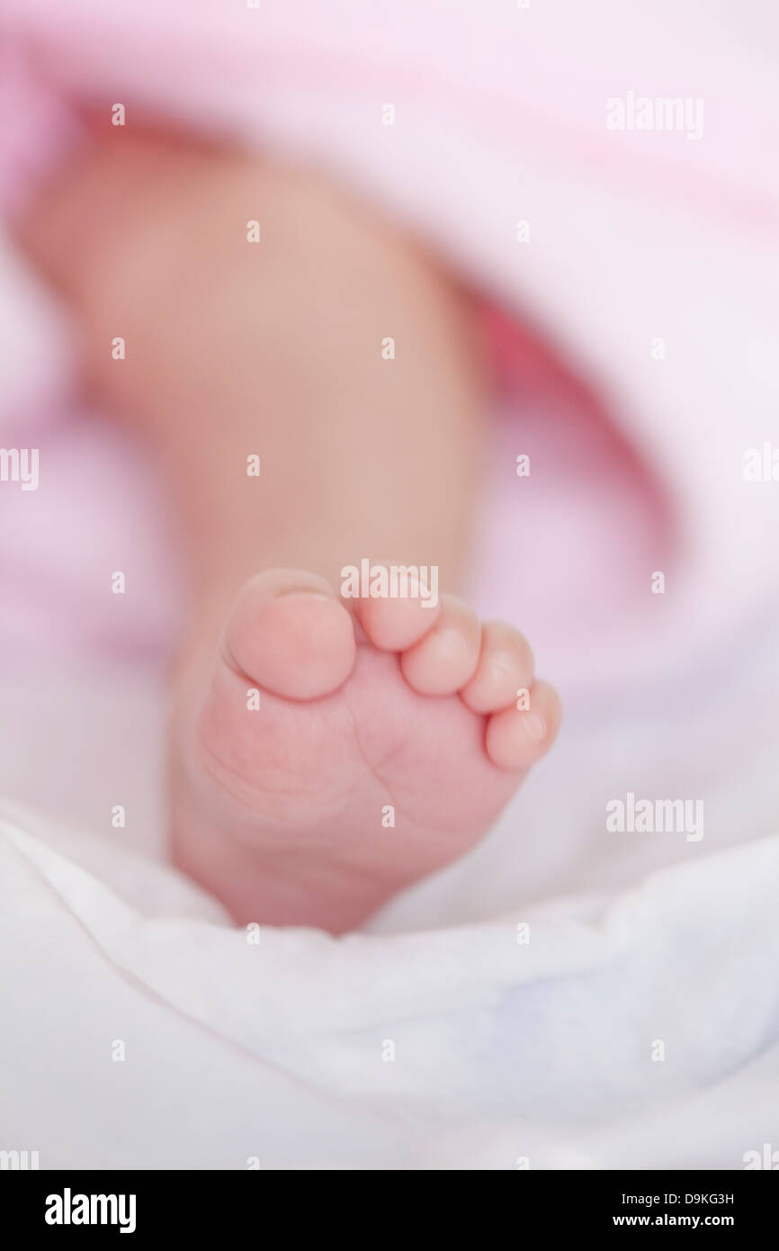 foot of newborn baby Stock Photo - Alamy