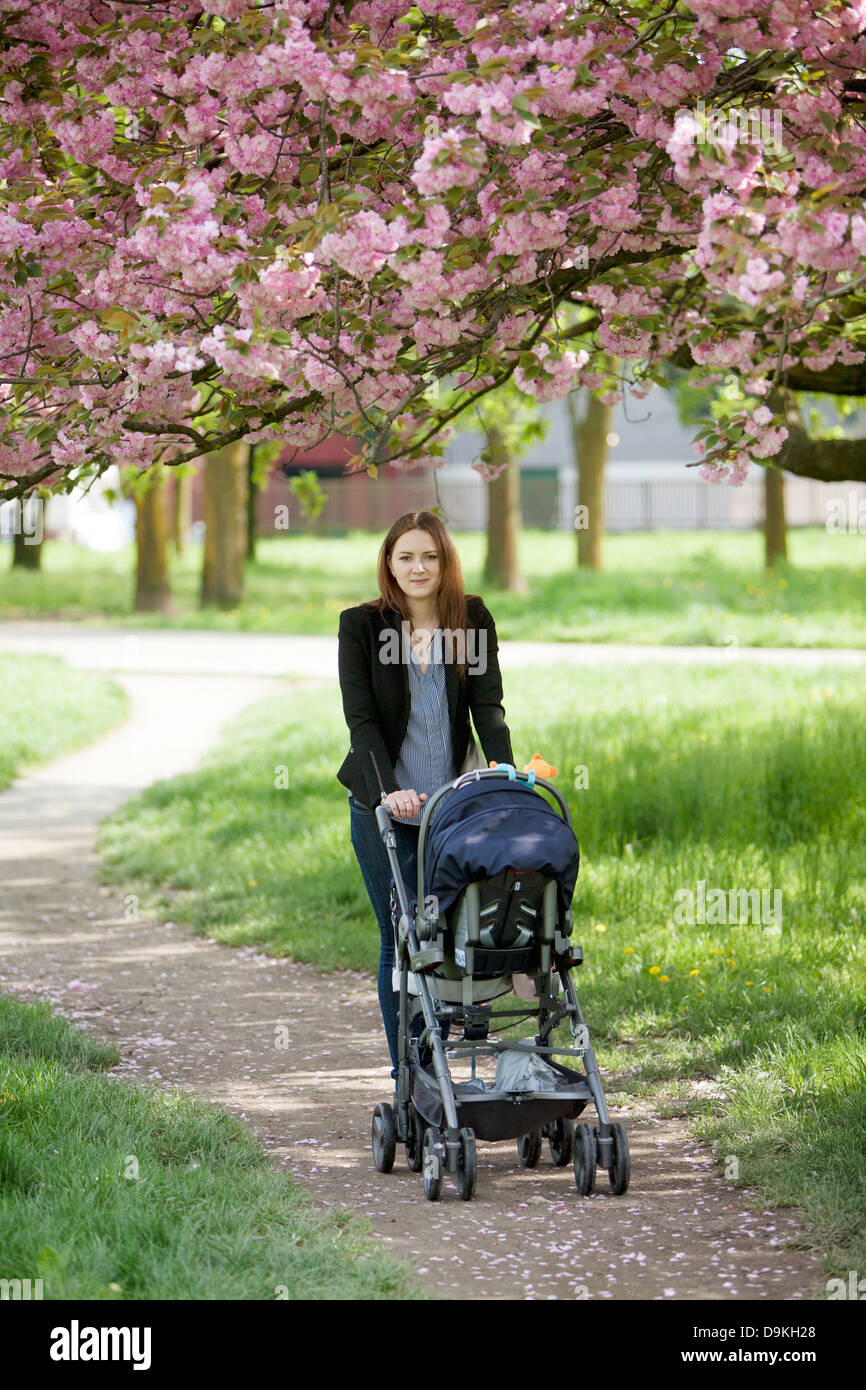 Daughter baby park son hi-res stock photography and images - Alamy