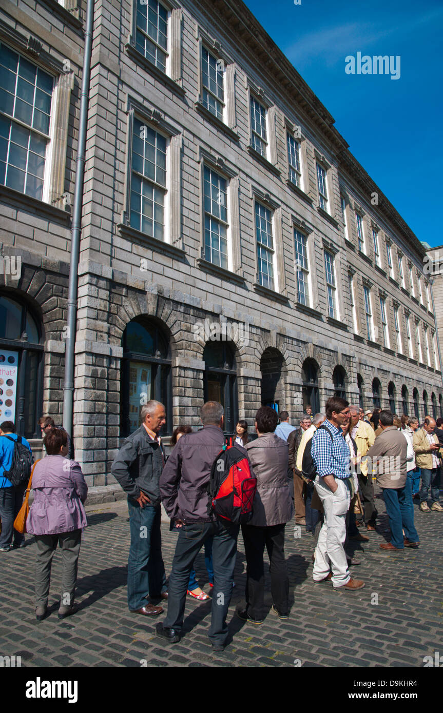 Trinity college dublin library hi-res stock photography and images - Alamy