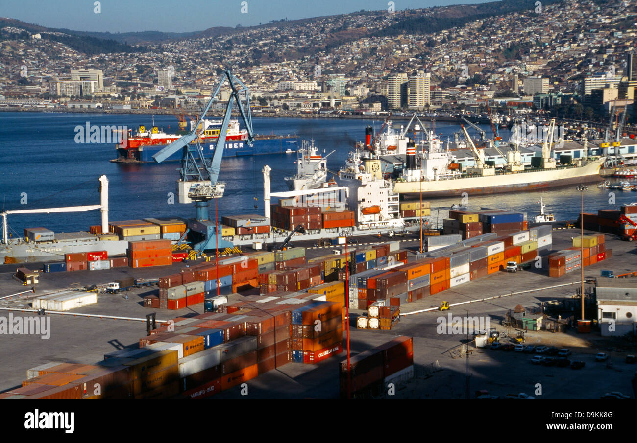 Port valparaiso docks chile hi-res stock photography and images - Alamy