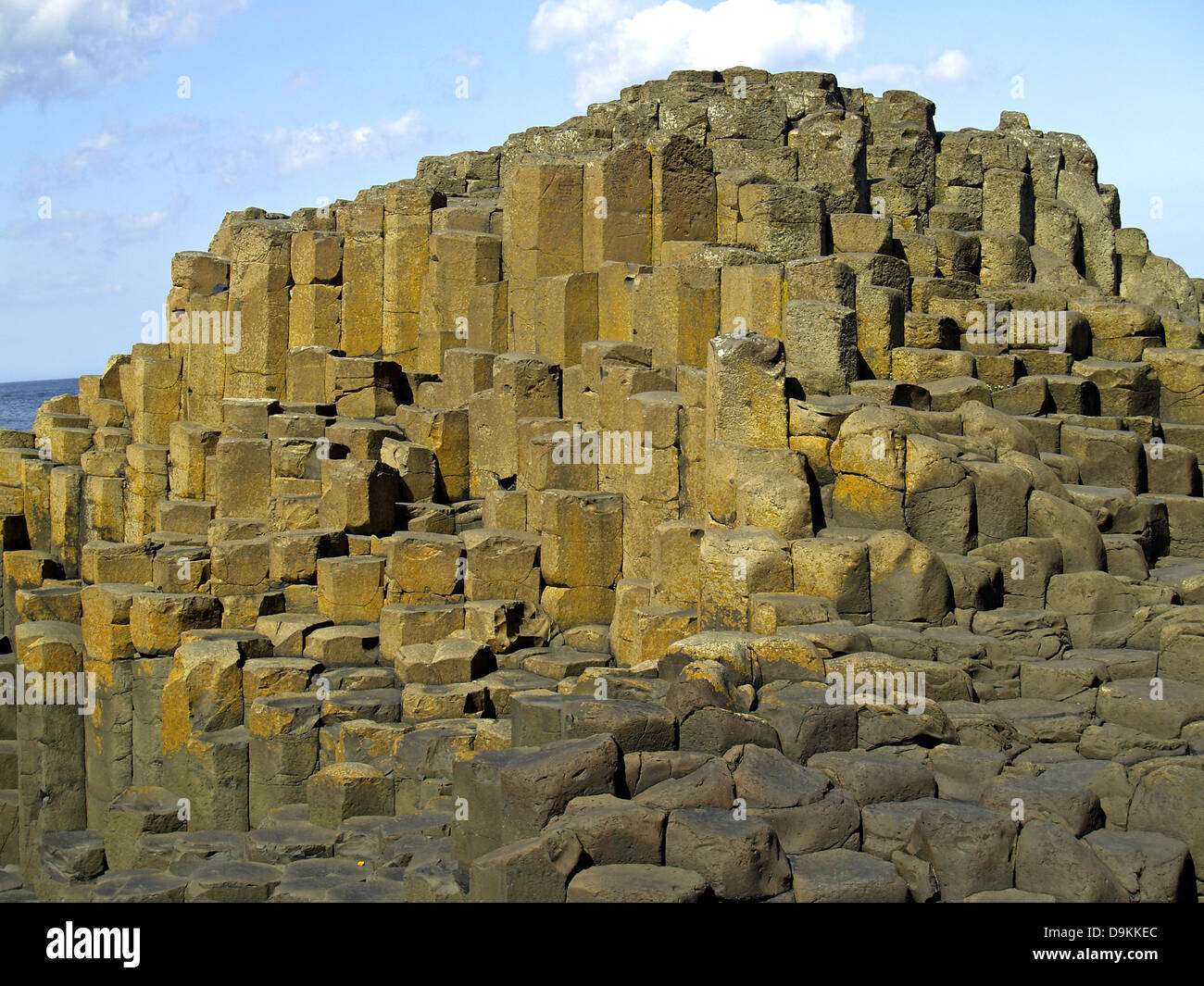 The basalt hexagonal columns of the Giant's Causeway,Northern Ireland ...