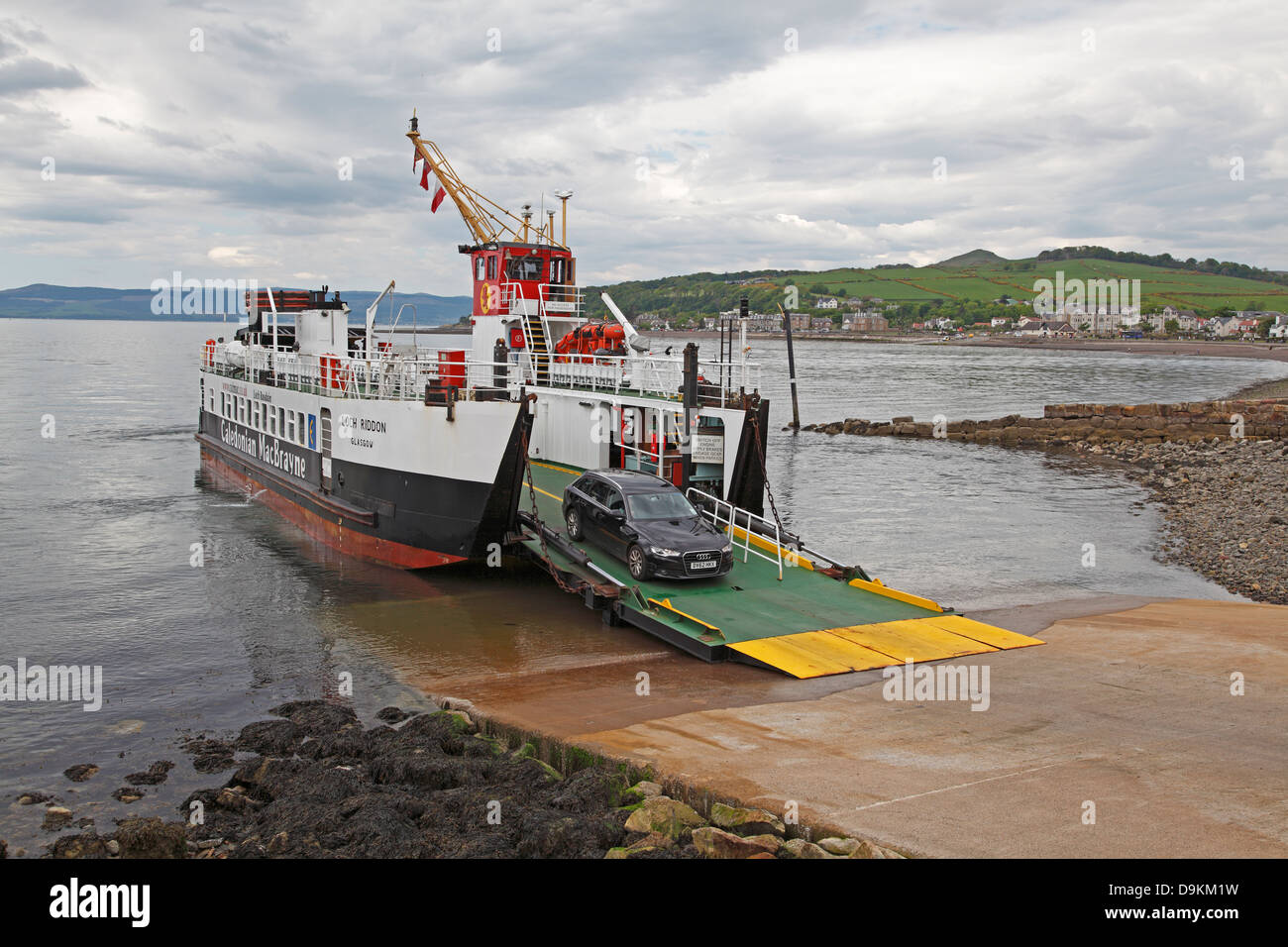 FERRY BETWEEN LARGS IN NORTH AYRSHIRE AND GREAT CUMBRAE ISLAND IN THE ...