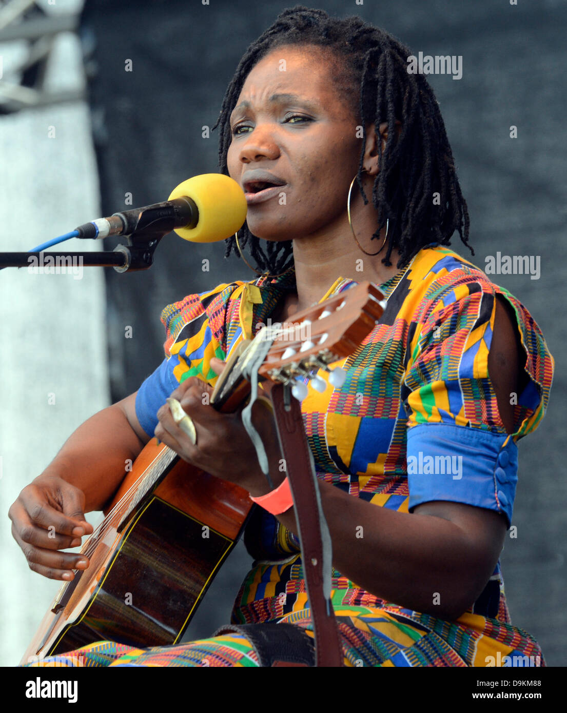 Kareyce fotso singer hi-res stock photography and images - Alamy