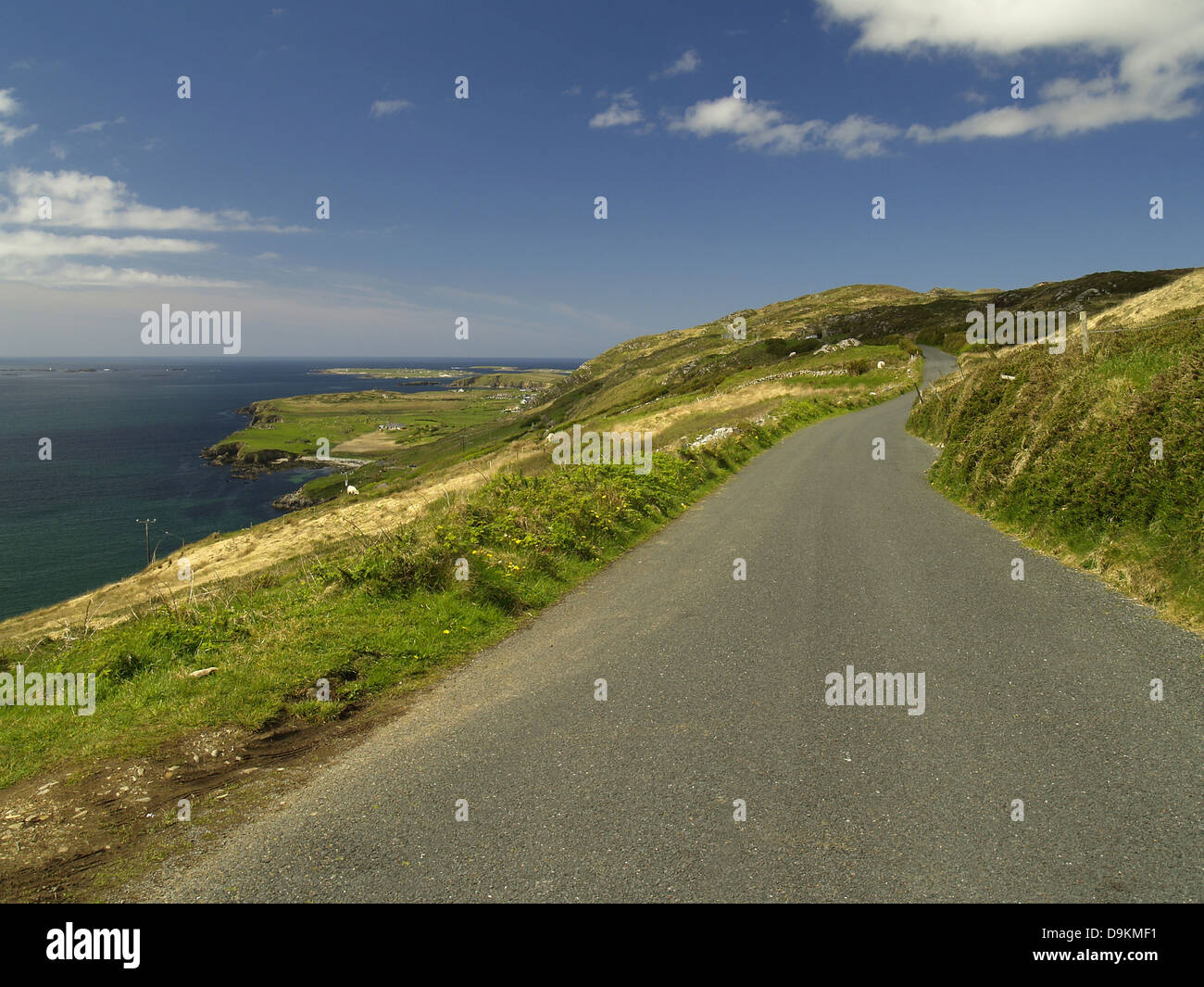 Road to ireland hi-res stock photography and images - Alamy