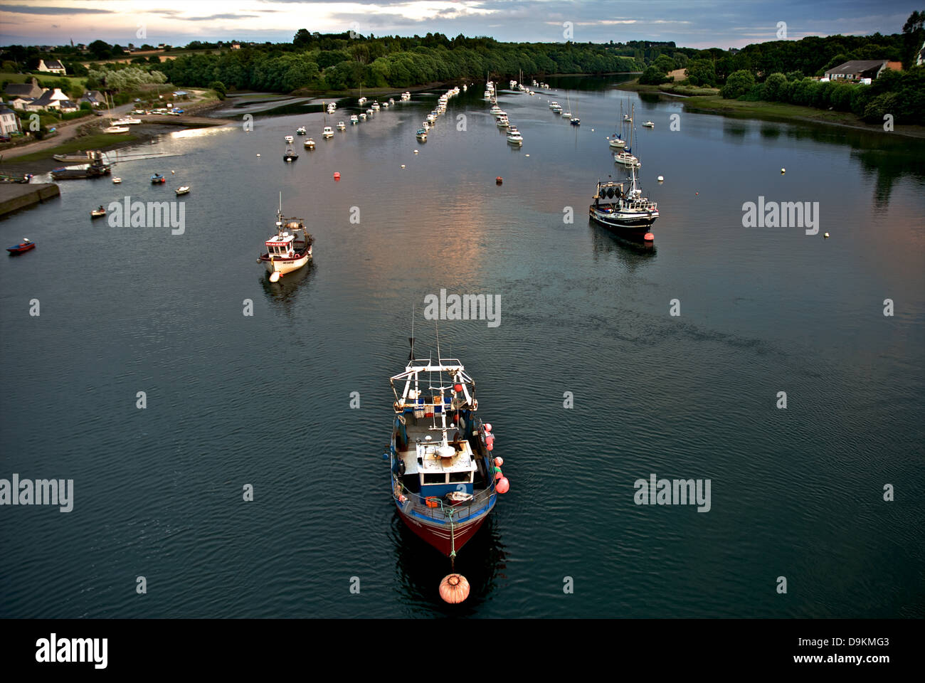Boats in normandy hi-res stock photography and images - Alamy