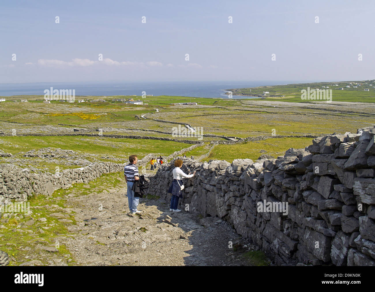 Pathway aran hi-res stock photography and images - Alamy