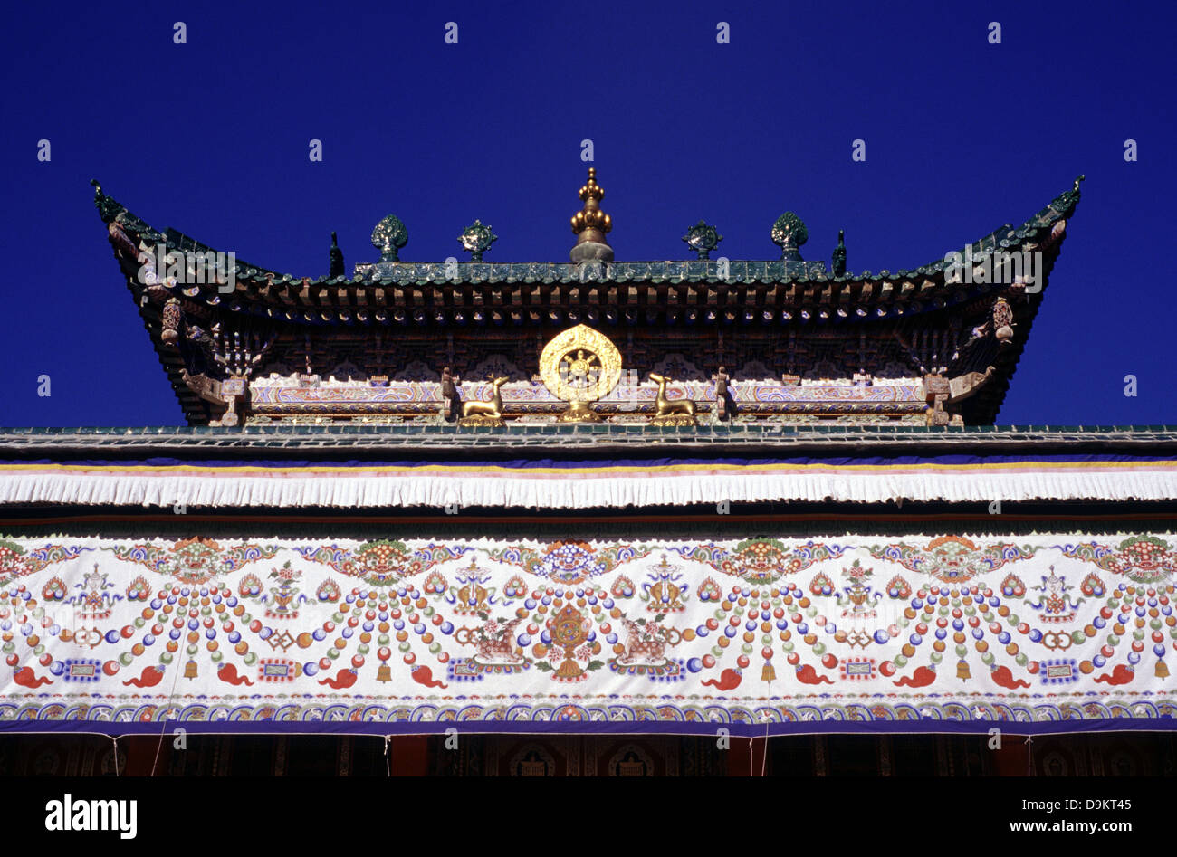 Chinese architecture of the main prayer hall hi-res stock photography ...