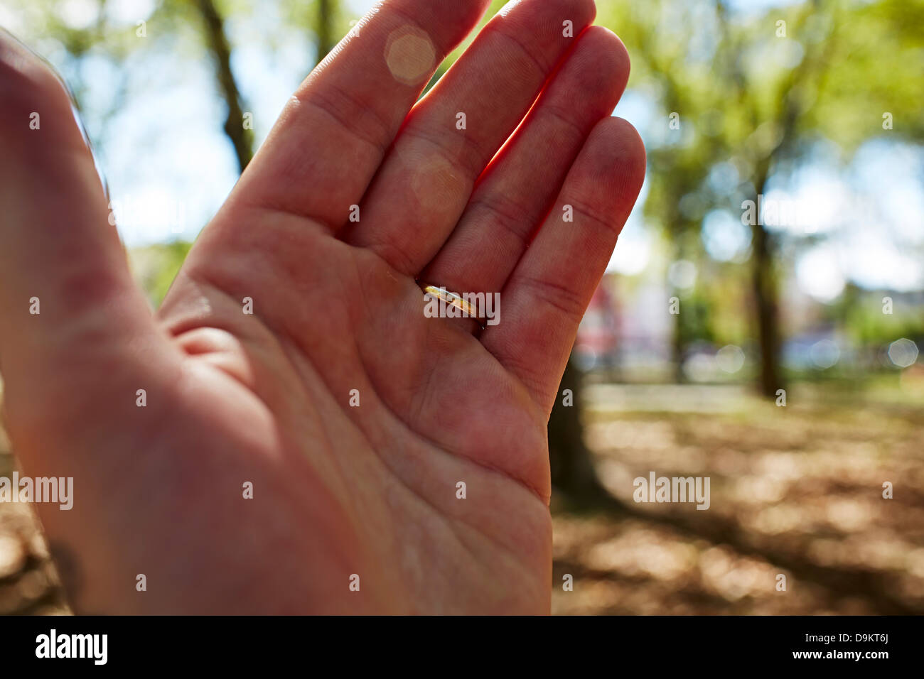 Hand with ring hi-res stock photography and images - Alamy