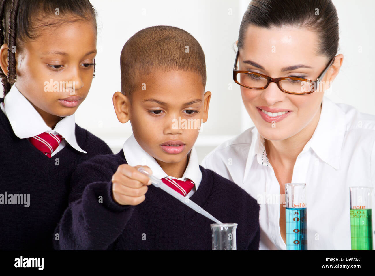 African students lab microscope hi-res stock photography and images - Alamy