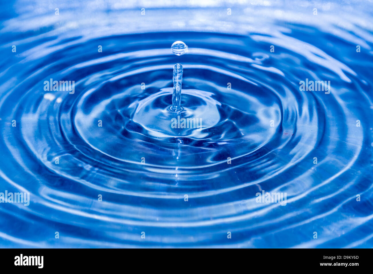 Waves drop wave surface droplet hi-res stock photography and images - Alamy