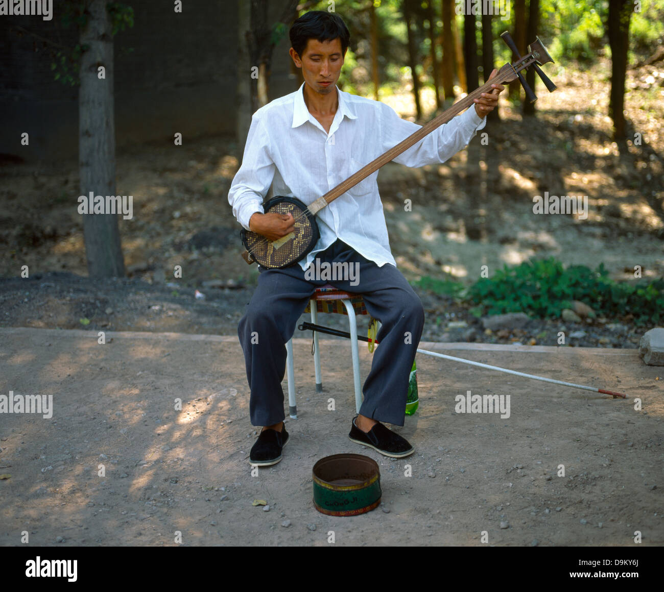 Blind musician hi-res stock photography and images - Alamy