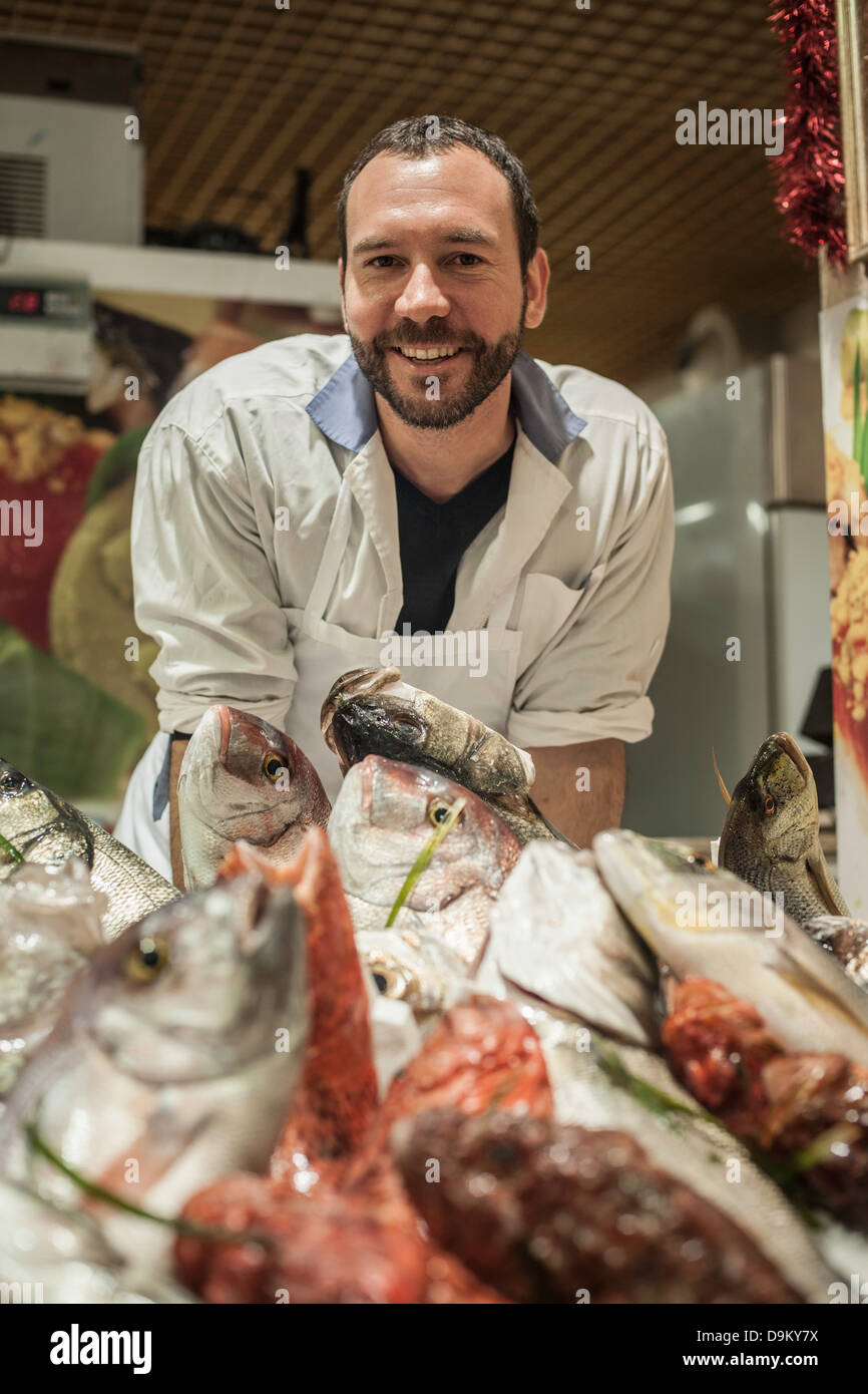 Fishmonger hi-res stock photography and images - Alamy
