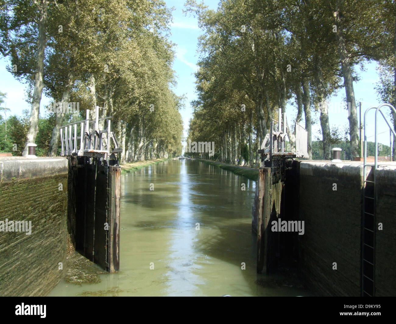 lock on Canal du Midi near Montech Stock Photo - Alamy