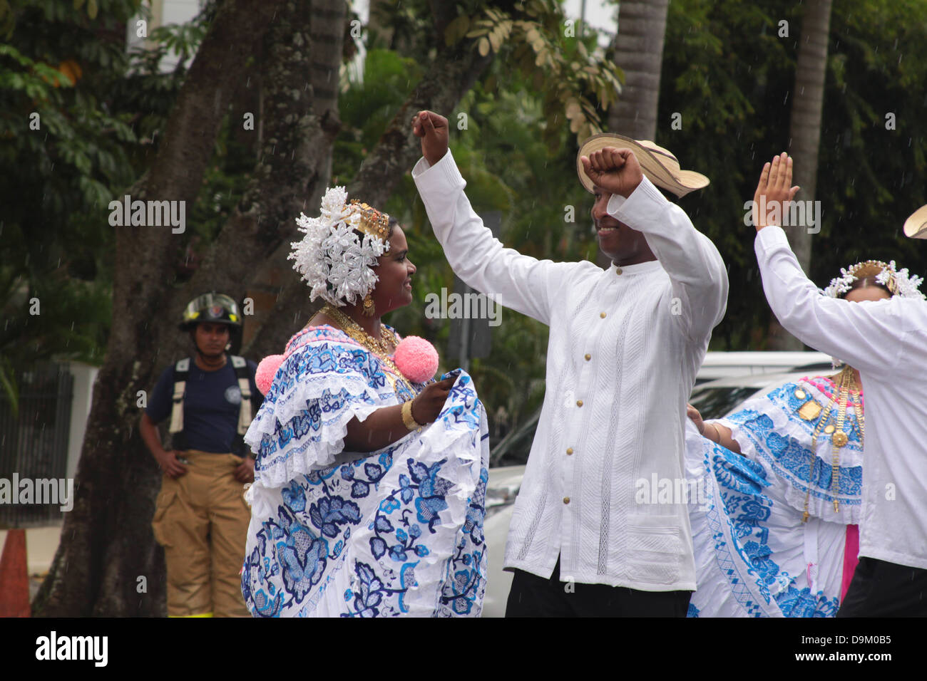 Traditional dancers from Panama wearing the pollera costume Stock Photo ...