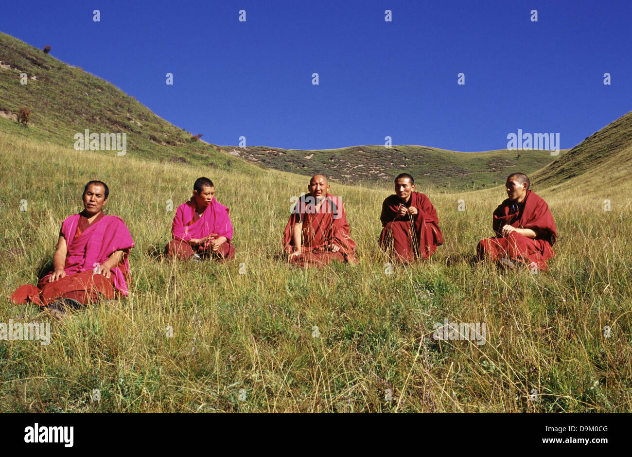 Monks mantle hi-res stock photography and images - Alamy