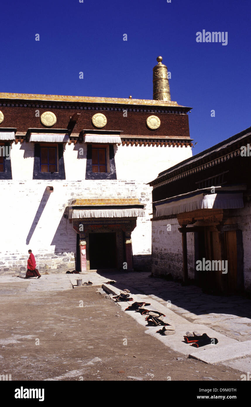 Chinese architecture of the main prayer hall hi-res stock photography ...